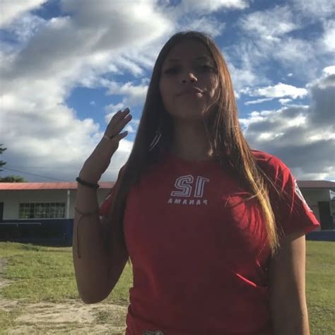 𝓜𝓸𝓷𝓲𝓴𝓪𝓪𝓪𝓪 x mikaa07 Threads Say more