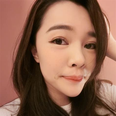 小草莓小姐 無論你遇見誰，他都是對的人 無論發生什麼事，那都是唯一會發生事 不管事情開始於哪個時刻，都是對的刻 已經结束的，就已經结束了