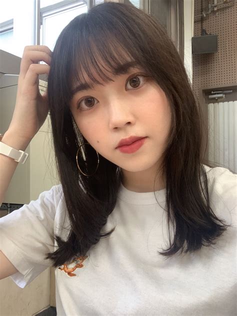 ミス慶應2022 No 4 荒木美輝 On Twitter 鏡の代わりにカメラ使ってたら間違えて撮ってしまうことありますよね😂 でも悪く