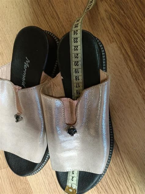 Шльопанці шкіряні — ціна 560 грн у каталозі Сандалі Купити жіночі речі за доступною ціною на