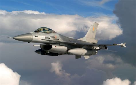 F 16 War Falcon ¿qué Tan Bueno Es Aparte De Los Números