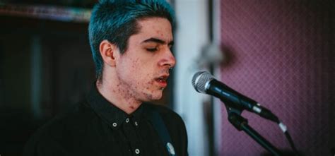 How To Stop Your Microphone From Buzzing Definitive Guide