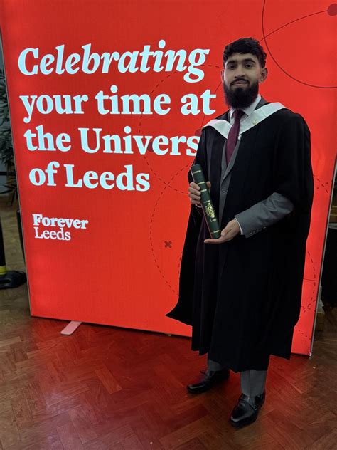 Alhamdulillah Praise Be To God Im Pleased To Have Graduated From The University Of Leeds