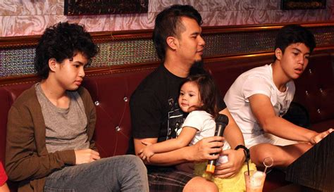 Foto Imutnya Si Kecil Safeea Putri Ahmad Dhani Photo