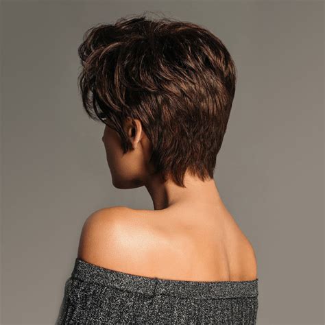 Оригінальні жіночі стрижки на коротке волосся 30 фото