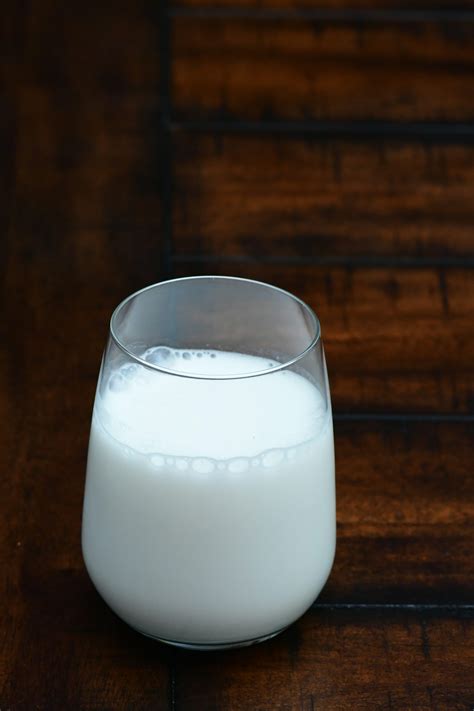 45628 Milk Glass Pictures Download Free Images On Unsplash