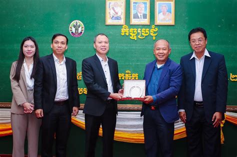 ថ្នាក់ដឹកនាំខេត្តបន្ទាយមានជ័យ អញ្ជើញជួបពិភាក្សាការងារជាមួយ ឯកអគ្គរដ្ឋទូតម៉ាឡេស៊ី