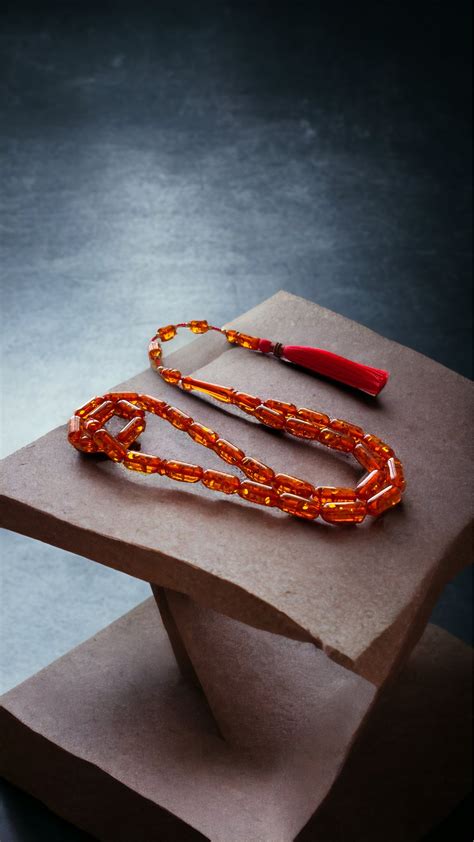 مسباح معطش من بودرة الكهرمان Yas Beads