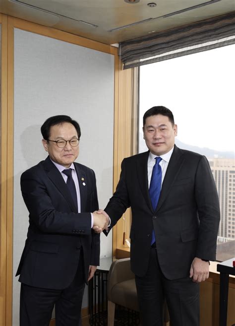 ЕРӨНХИЙ САЙД Л ОЮУН ЭРДЭНЭ БНСУ ЫН ХҮНИЙ НӨӨЦИЙН УДИРДЛАГЫН САЙДЫГ ХҮЛЭЭН АВЧ УУЛЗАВ Reform Mn