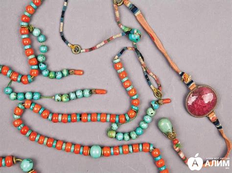 Дондогдулам хатны оюу шүрэн эрхи Богд хааны музейд хадгалагдаж байна