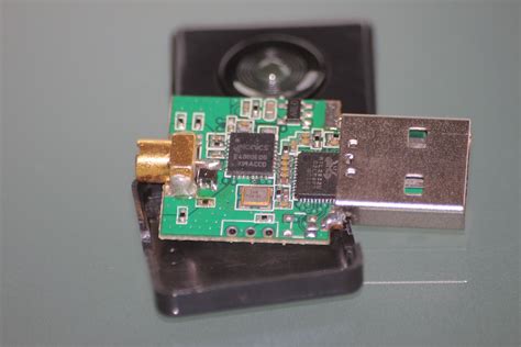 RTL-SDR Projects: RTL28232U with the ELONICS E4000 Tuner