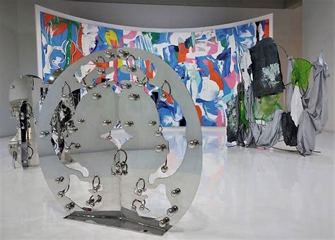 흘러간 시간을 형상화한 남미 예술가의 ‘수행미술