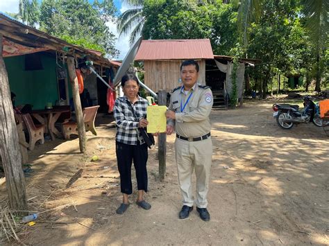 កម្លាំងប៉ុស្តិ៍នគរបាលរដ្ឋបាលឃុំជីផាត បានចេញល្បាតក្នុងមូលដ្ឋាននិងផ្តល់សៀវភៅស្នាក់ជូនប្រជាពលរដ្ឋ