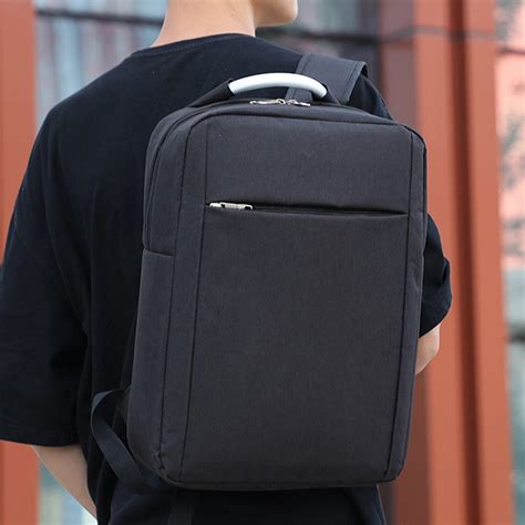 직장인 남성 깔끔한 백팩 대학생 데일리 코디 책가방 온채널