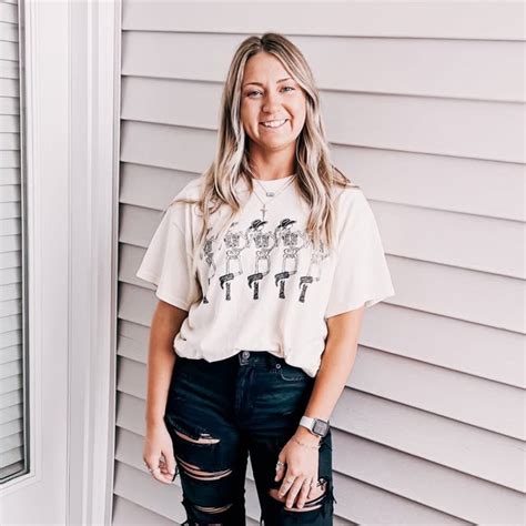 Hey it’s Han (@han.stapleton) • Threads, Say more