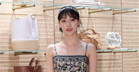 전소니 ‘여름 부르는 리조트 패션