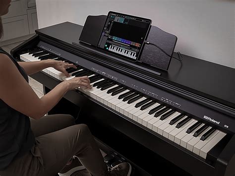 Цифровое пианино Roland RP30 купить в Москве и СПБ по цене 89 990 руб.