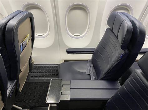 Review United Airlines 737 Max 9 First Class Ord Bos One Mile At A Time