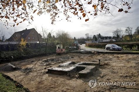 난민소년 죽음 축하한 신나치에 들고일어선 독일 작은도시