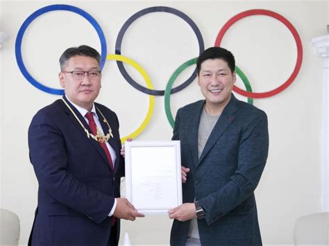 Б Жавхланд Монголын Үндэсний олимпын хорооны тэргүүн дээд шагнал “Алтан Од” одон гардууллаа