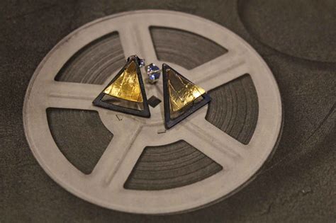 Σκουλαρίκια Small Double Triangles Abraxas