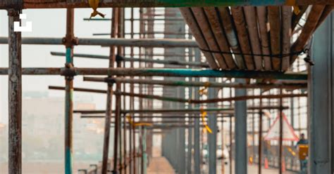 비계의 금속 파이프 사진 Unsplash의 무료 화이트 브리지 이미지