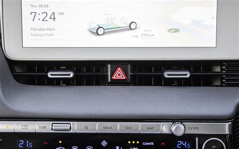 Hyundai Ioniq 5 Arm Rest In Rear Passenger Seats Hyundai Ioniq 5 Images Hyundai Ioniq 5 Arm Rest In Rear Passenger Seats Hyundai Ioniq 5 Images