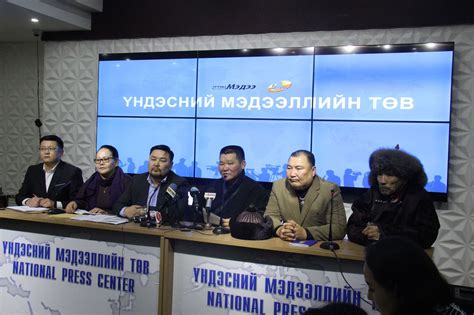 Г Мөнхбаяр Гудамжаар явахад л “УИХ ыг тараая” гээд 30 мянган хүн гарын үсэг зурлаа