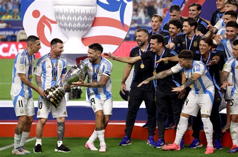 مراسم تتويج منتخب الأرجنتين بلقب كوبا أمريكا 2024 صور