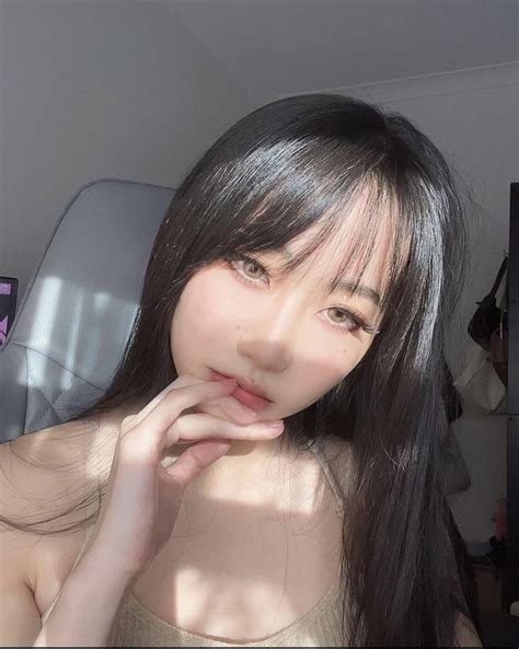 Cute Cleavage R Prettyasiangirls