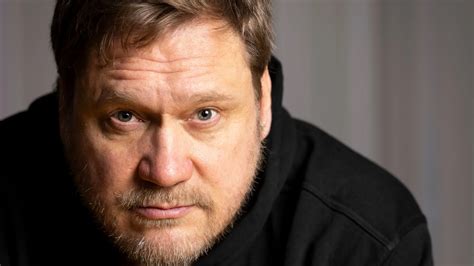 Samuli Edelmann Viihtyy Hiljaisuudessa Pitkiäkin Aikoja Annafi