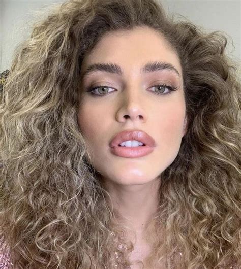 Valentina Sampaio Gaytommy