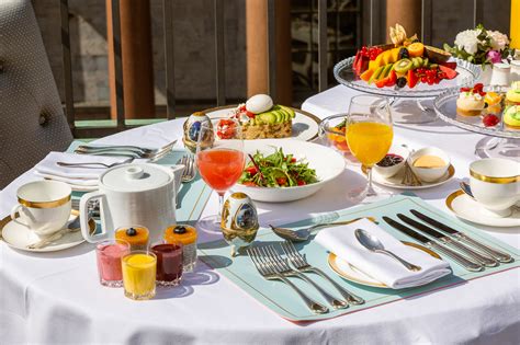 Ваш самый красивый завтрак - Новости отеля Four Seasons Lion Palace St ...