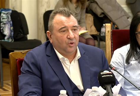 ГОРЕЩО В ПИК Тv Изслушаха шефа на Пирогов в парламента решиха Хинков да отмени уволнението на