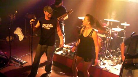 Fml Band Sex On Fire Kings Of Leon The Red Door May 2010 Youtube