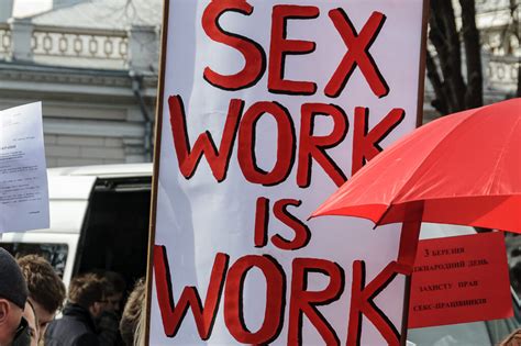 Sex Creator อาชพเกดใหมในยคทดจทลและความหลากหลายเบงบาน ELLE Men Thailand