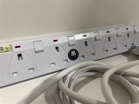 Gang Khind Trailing Socket LN W TV Home Appliances Electrical Adaptors Sockets On