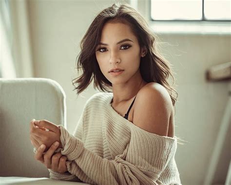 Брюнетка француженка Female Portrait Female Portrait Photography Portrait