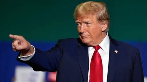 Вака Трамп уште невратен во Белата куќа ВЕЌЕ ВЛИЈАЕ НА ВОЈНАТА ВО