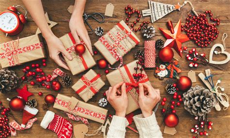 Happy Holidays With 5 Festive Fandom Holiday Traditions The Daily Fandom