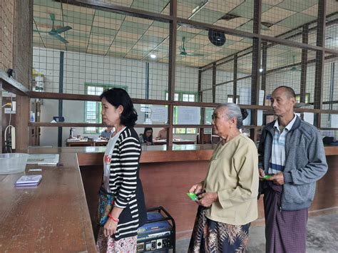 နမ့်ခမ်းမြို့တွင် နိုင်ငံ့ဝန်ထမ်း အငြိမ်းစားများ၏ ပင်စင်လစာငွေများ ထုတ်ပေး Information And