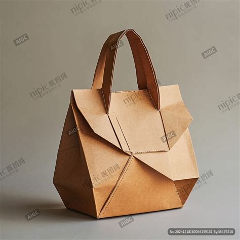 Ai创作图创意纸袋 手袋包装设计 爱马仕包装 黄牛皮手提袋 包装袋创意 卡其色包装 纸包新品 咖色块手提袋 大气纸袋 牛皮纸袋设计 刀版纸袋 牛皮纸袋制作 牛皮包装设计 随手包纸袋 创意包装袋