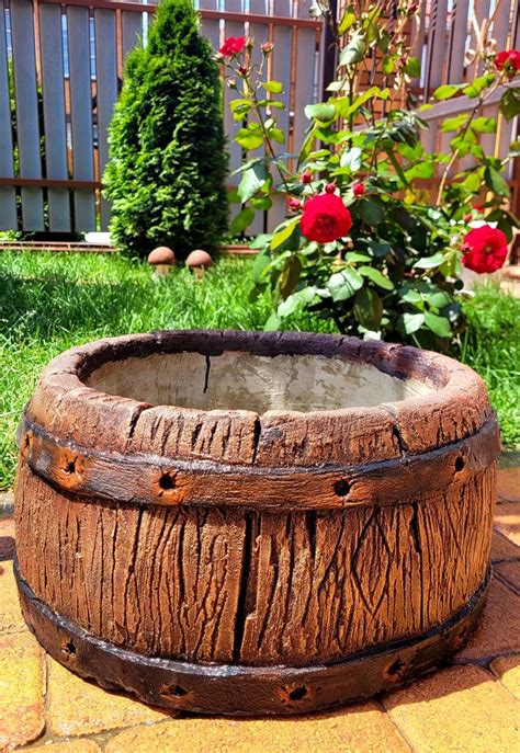 Кадка из цемента | Cement flower pots, Concrete planters, Cement garden