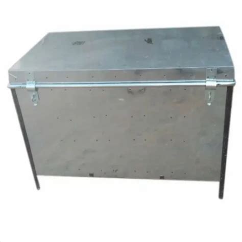 Silver Polished Rectangular Steel Trunk For Home Capacity 30 Kg At