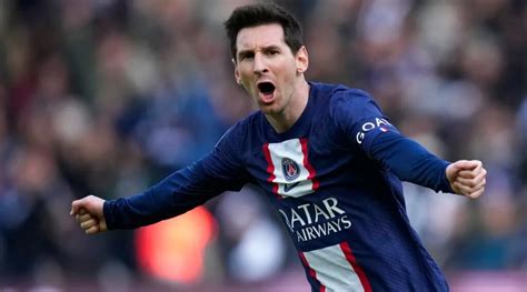 Watch Lionel Messi Scores Sensational Late Free Kick To Hand Psg The