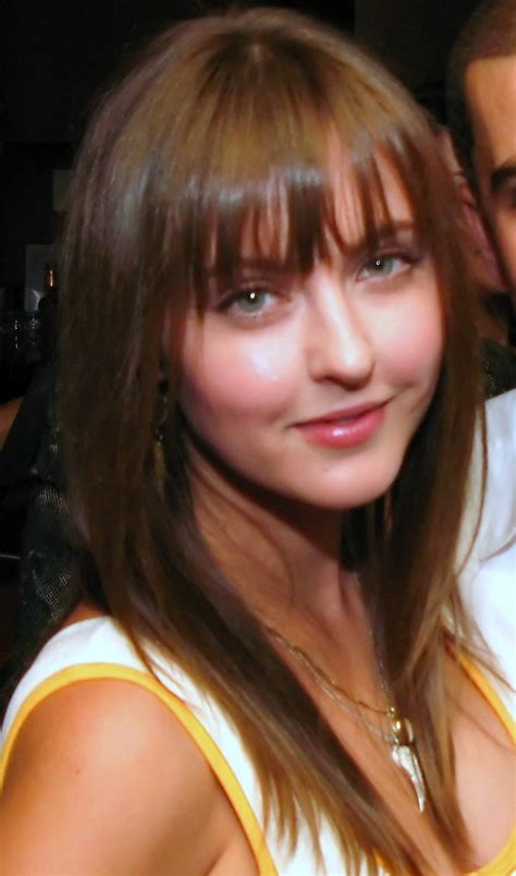 Katharine Isabelle Wikipedia