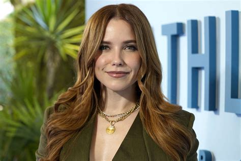 Best Celebrity Bush 60 Photos Moonagedaydreamfilm