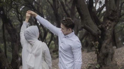Sosok Hersa Echa Wanita Yang Dinikahi Pedangdut Rizki Da Hari Ini Gadis Asal Bandung Tribun