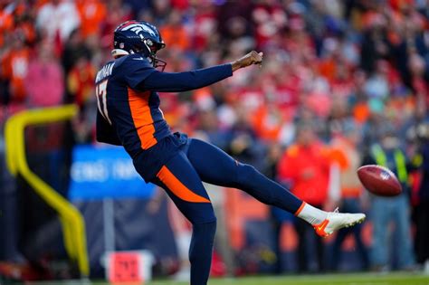 Patriots Sign Ex Broncos P Corliss Waitman Boston Herald