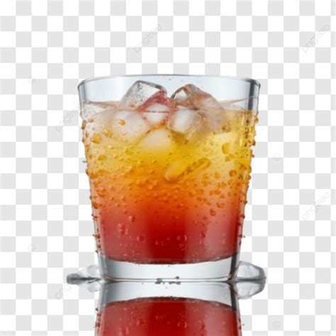 얼음 조각이 담긴 유리잔에 담긴 상쾌한 주황색과 노란색 음료 얼음 조각이 담긴 유리잔에 담긴 상쾌한 오렌지색과 노란색 음료